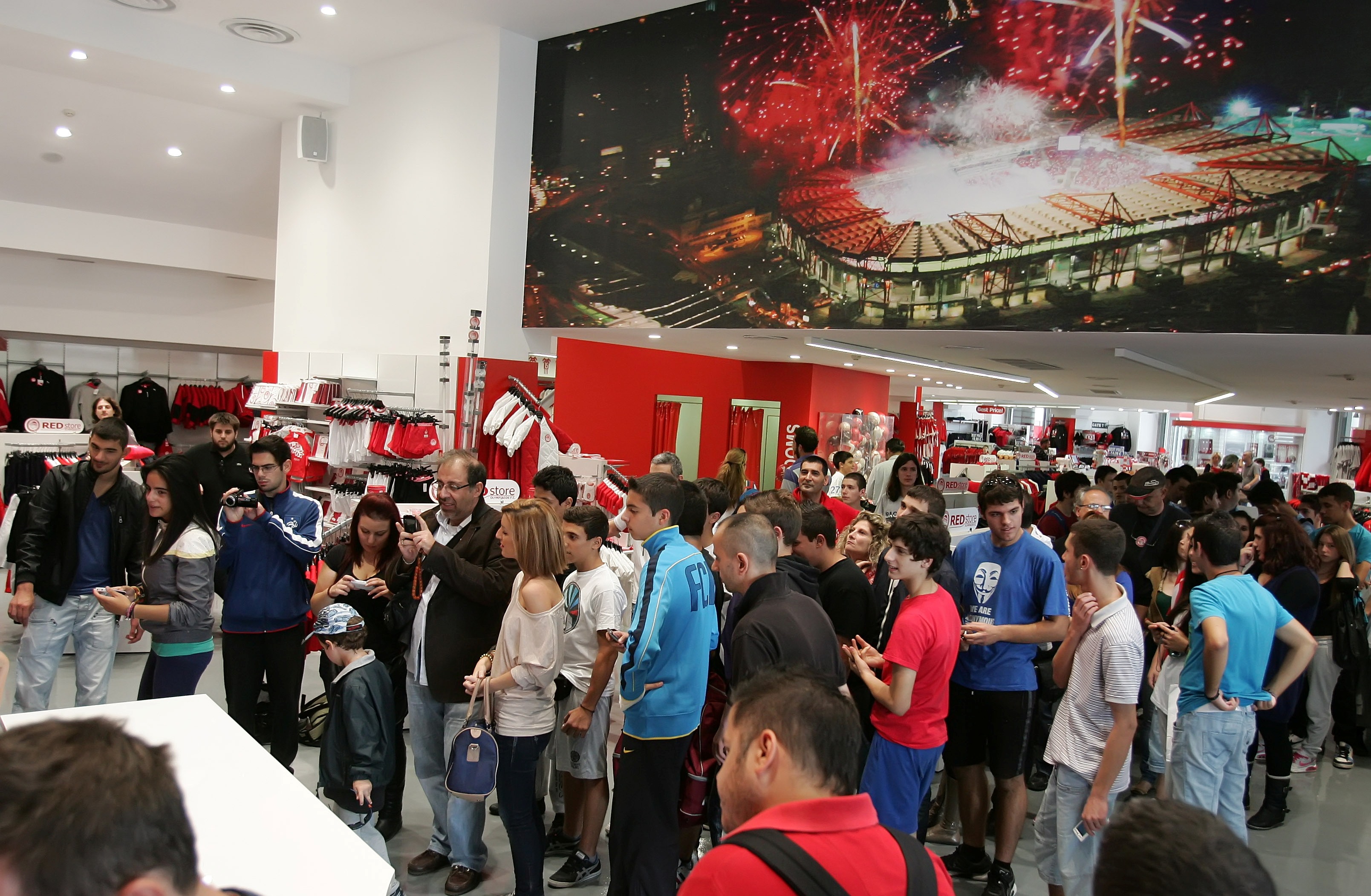 Photostory από την επίσκεψη Λυκογιάννη στο Red Store - ΟΛΥΜΠΙΑΚΟΣ ...