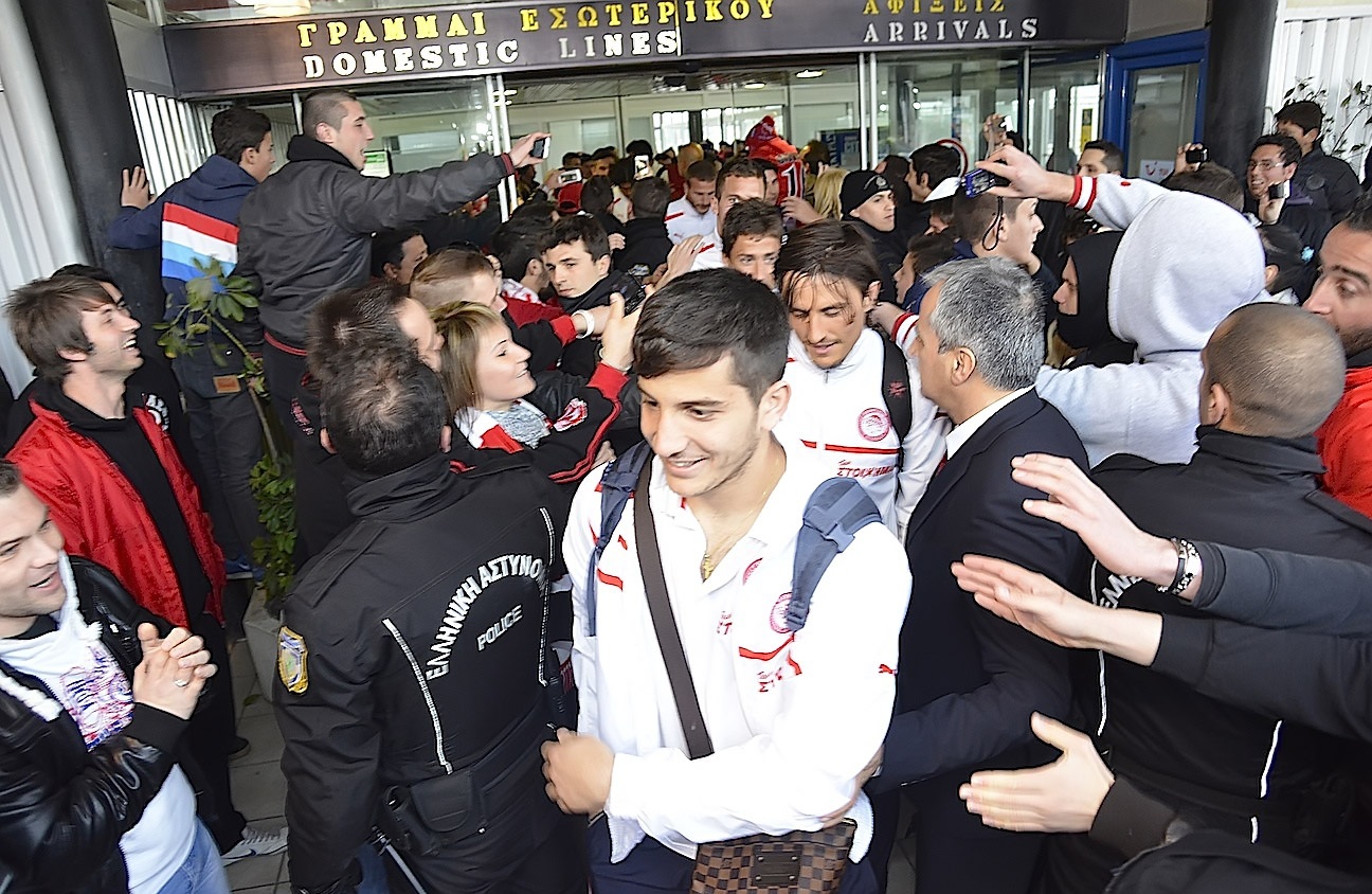 Photostory from our team's reception in Corfu - ΟΛΥΜΠΙΑΚΟΣ - Olympiacos.org