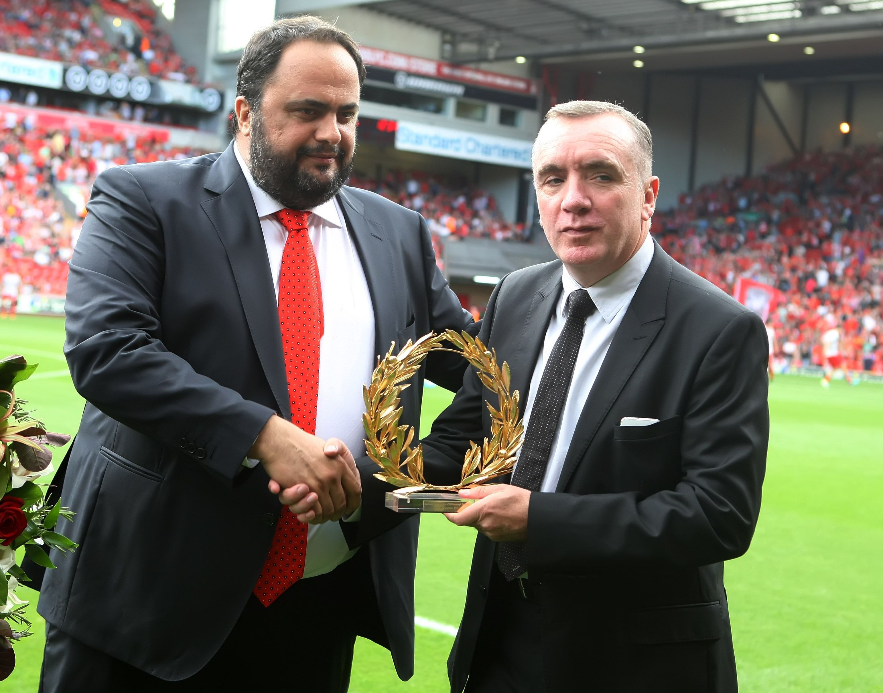 Photostory from Mr. Marinakis receiving a special award from Liverpool ...