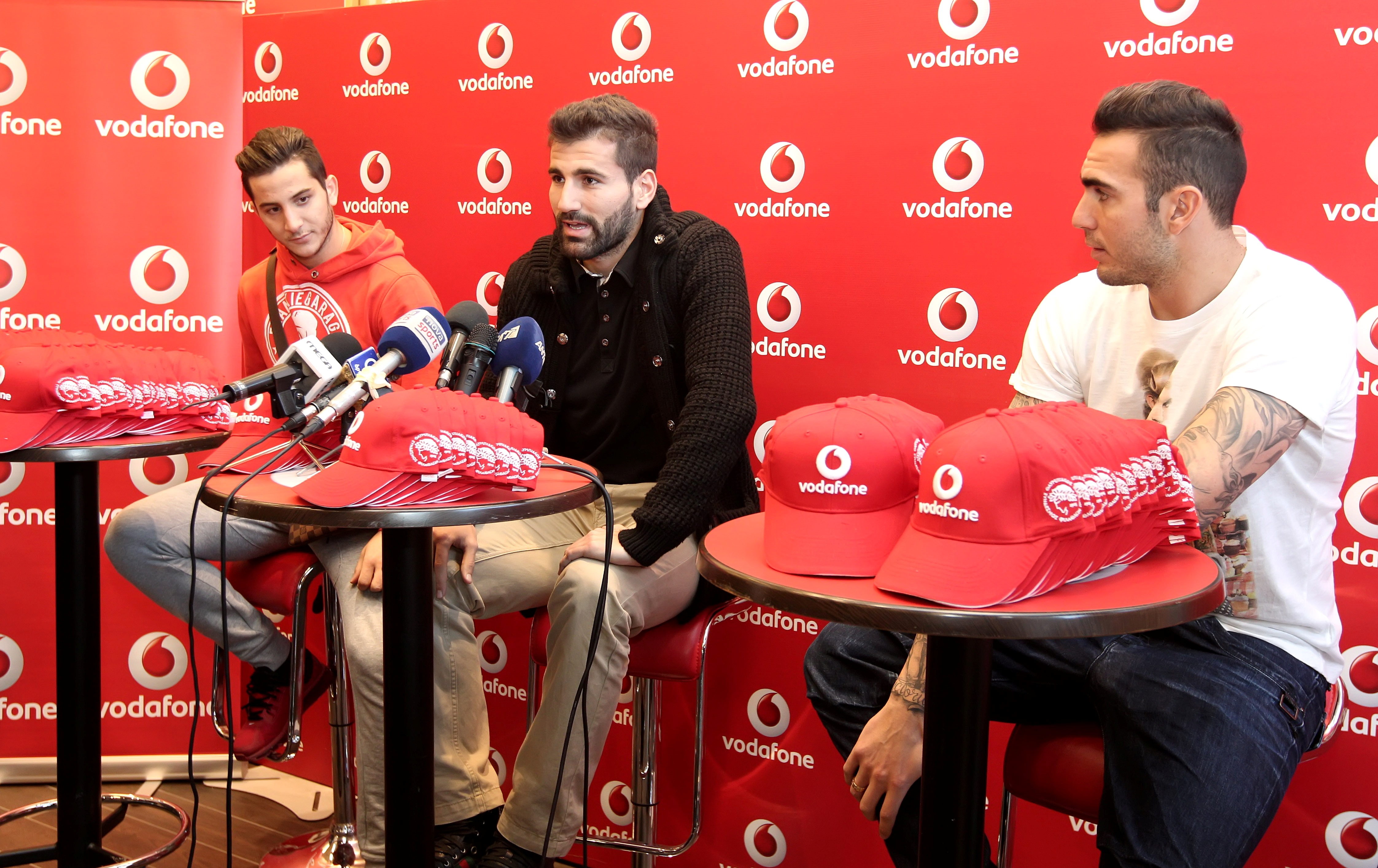 Photostory from Vodafone's event - ΟΛΥΜΠΙΑΚΟΣ - Olympiacos.org
