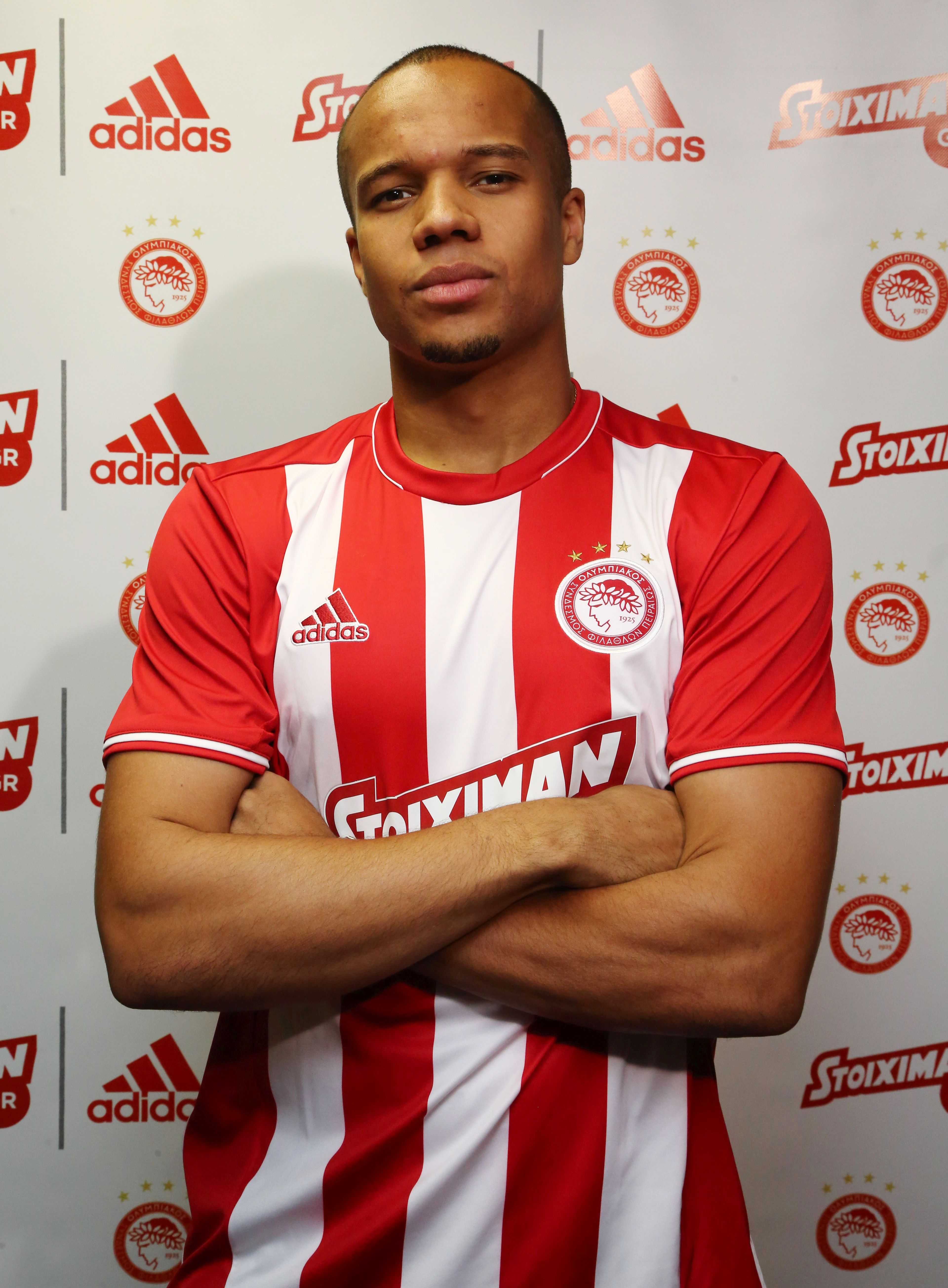 Imagenes de la transferencia d' Vadis Odjidja Ofoe en el Olympiacos ...