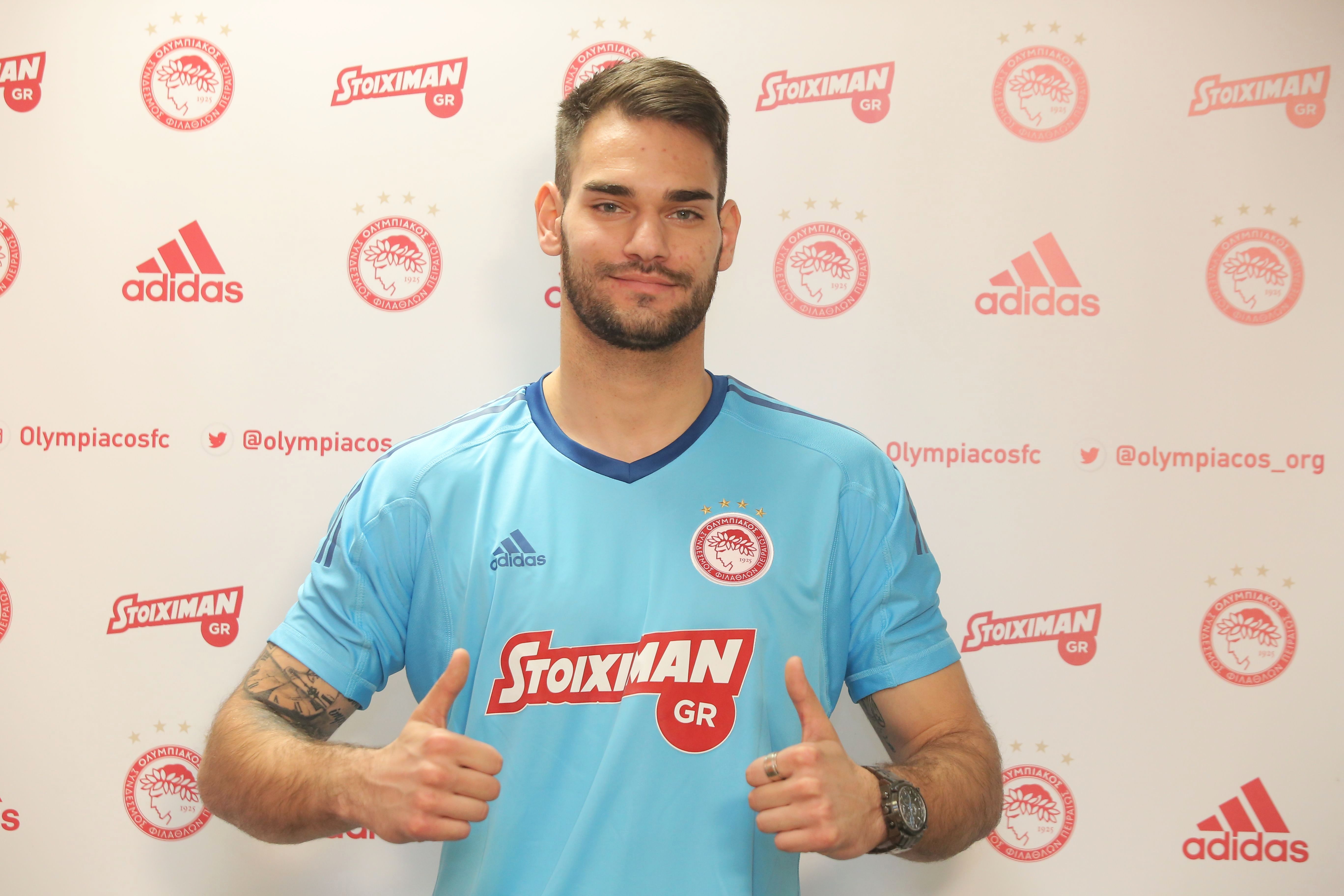 Imagenes de la transferencia d' Ivica Ivusic en el Olympiacos ...