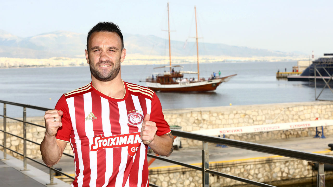 Valbuena’s first day in Greece for Olympiacos FC! - ΟΛΥΜΠΙΑΚΟΣ ...