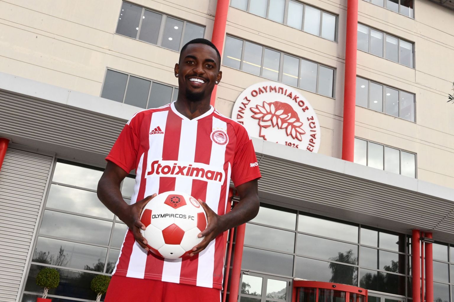 Ramon signs with Olympiacos - ΟΛΥΜΠΙΑΚΟΣ - Olympiacos.org