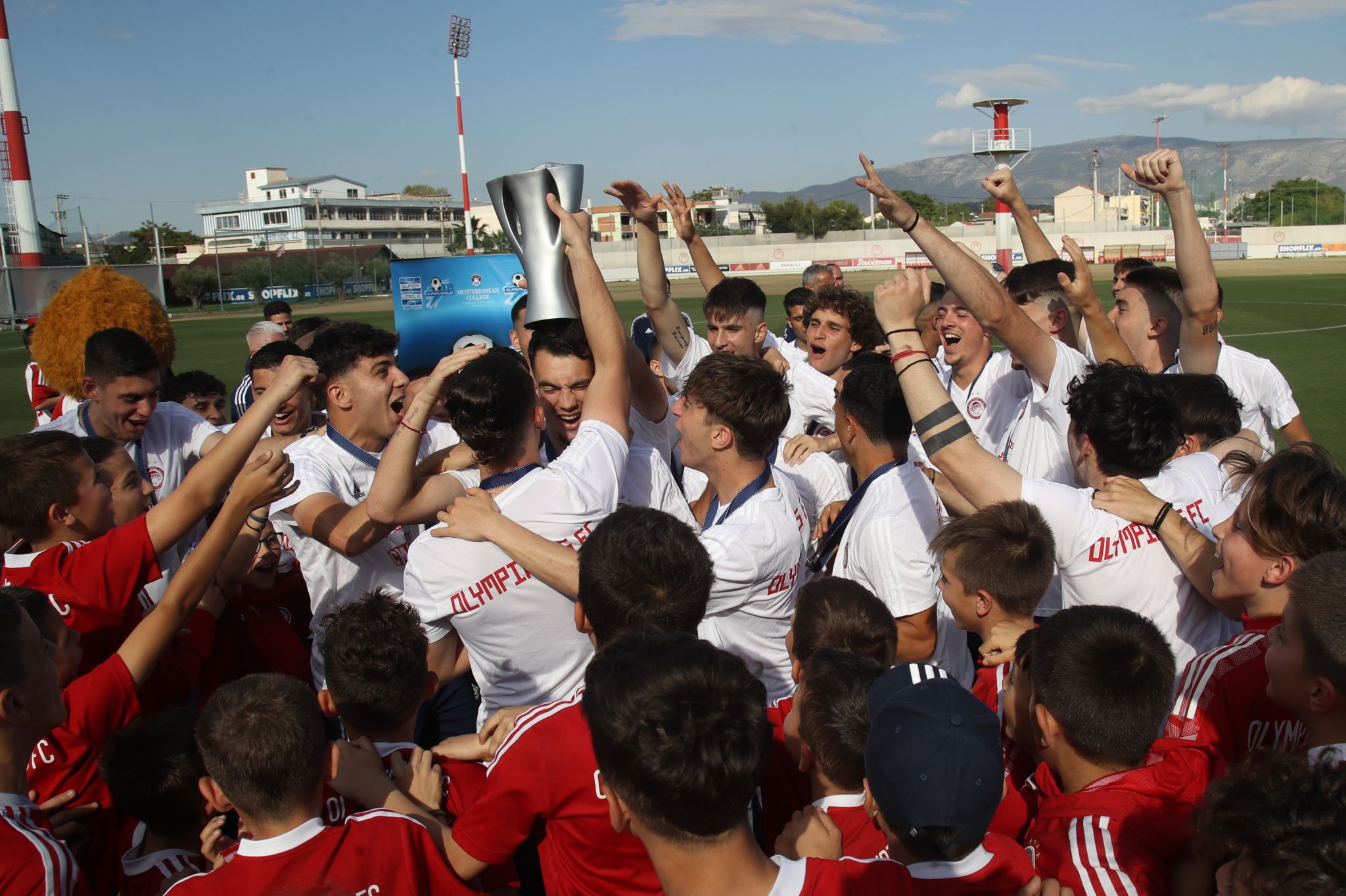 Photostory από τη φιέστα του Ολυμπιακού Κ19 - ΟΛΥΜΠΙΑΚΟΣ - Olympiacos.org