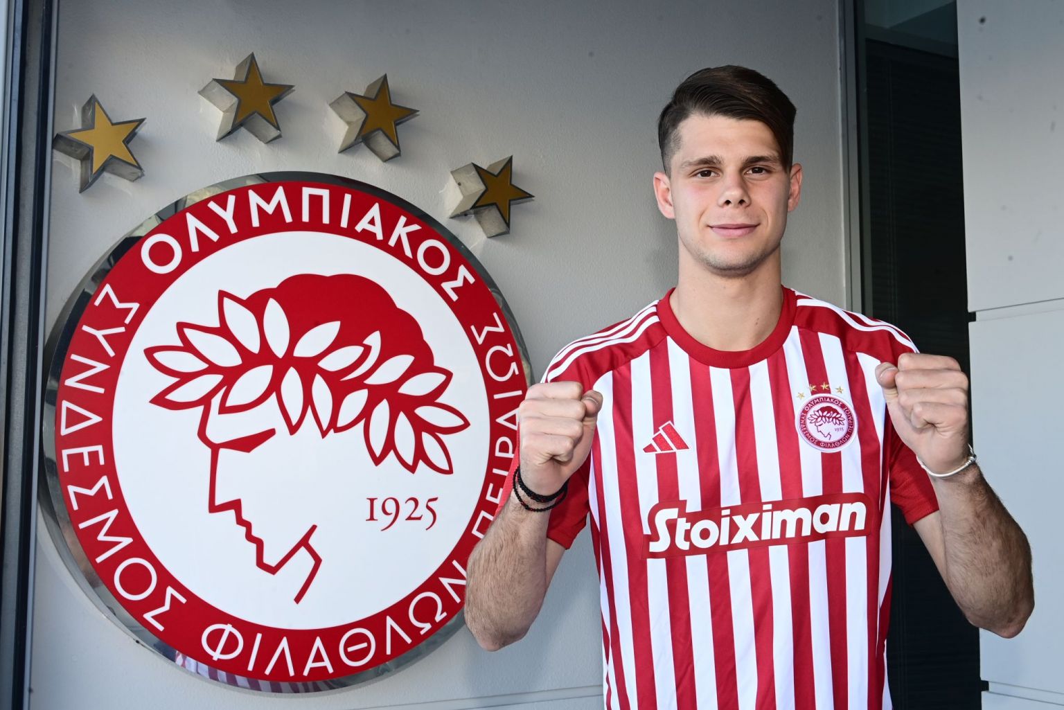 Ανανέωση συμβολαίου Ισίδωρου Κουτσίδη - ΟΛΥΜΠΙΑΚΟΣ - Olympiacos.org