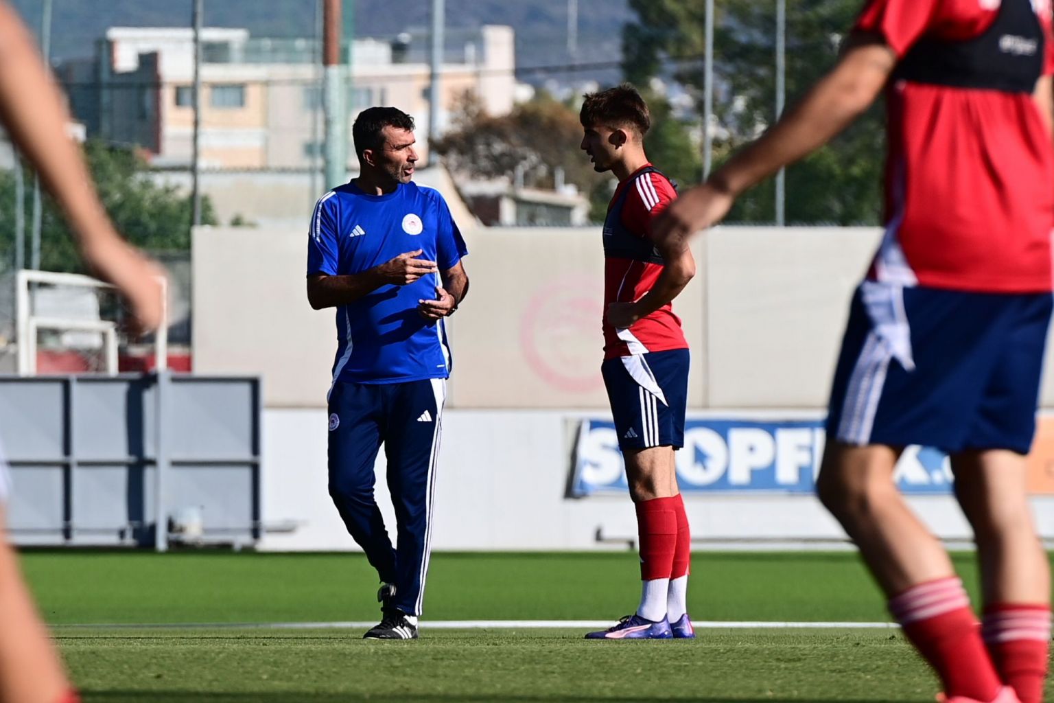 Έτοιμοι οι Νέοι για την πρεμιέρα τους στην Ευρώπη - ΟΛΥΜΠΙΑΚΟΣ ...